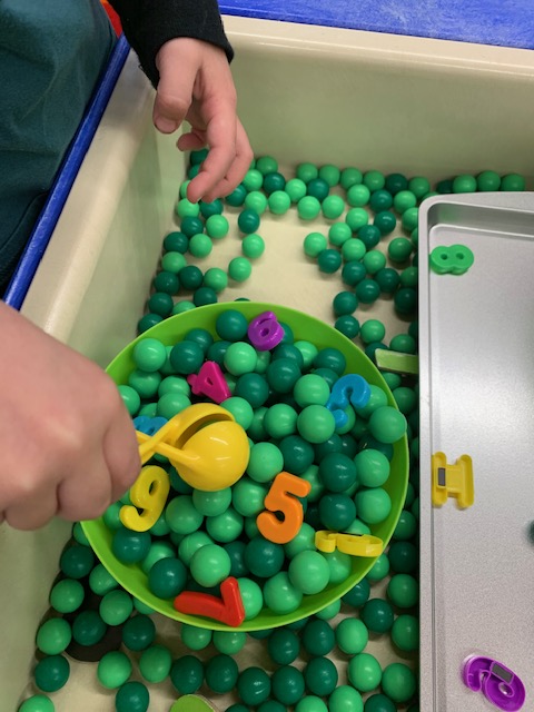 Number Sensory Bin for Little Learners – Littlest Bookworms